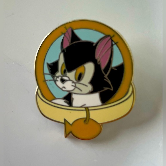 Disney | Accessories | Disney Figaro Cat Mystery Pin Lady And The Tramp ...